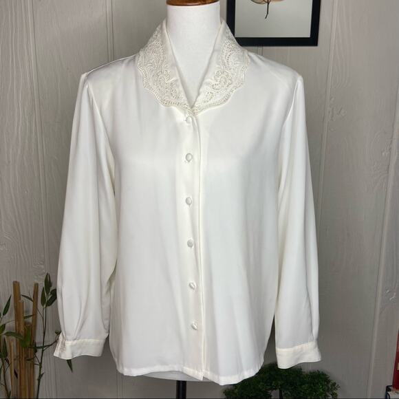 Koret | Tops | Vintage Koret Petites White Blouse With Lace Collar Size ...